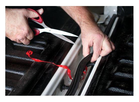 UNIVERSAL RUBBER TAILGATE SEAL 3M LONG REDUCES DUST, WATER – Coast4x4